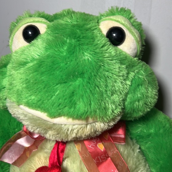 Chosun | Toys | Vintage Chosun Stuffed Frog With Hearts Extremely Soft ...
